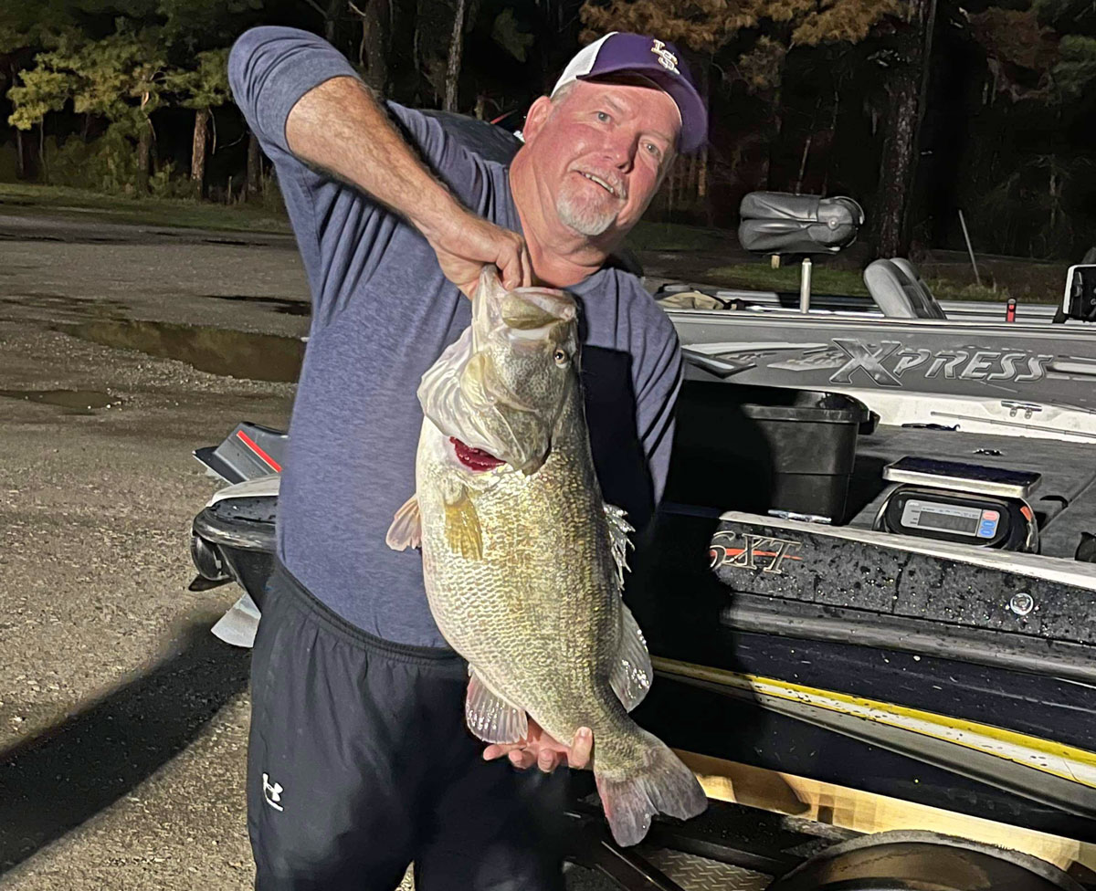 Traffic jam at boat ramp leads to new Bussey Brake record bass - FishRook